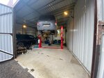 Шиномонтаж. Автосервис (Pesochnaya ulitsa No:37, derevnya Klushino), otomobil servisi  Moskova ve Moskovskaya oblastından