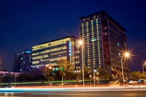 Mehood Hotel Tianjin (Tianjin Municipality, Line 3, Tianta metro station), otel  Tianjin'den