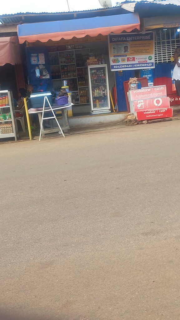 Para transferleri Difafa Enterprise, Akra, foto