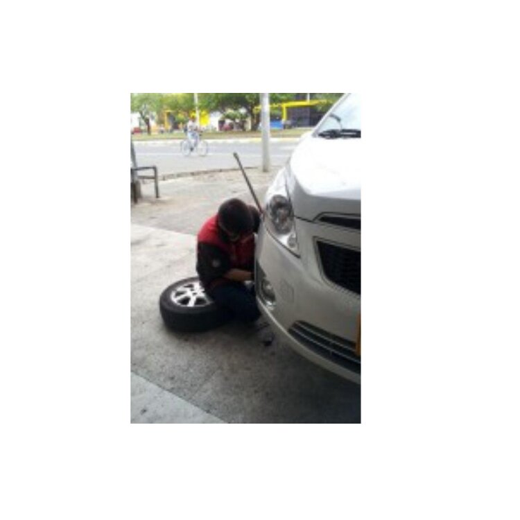 Otomobil servisi Frenicentro Lázaro Parra, Cali, foto