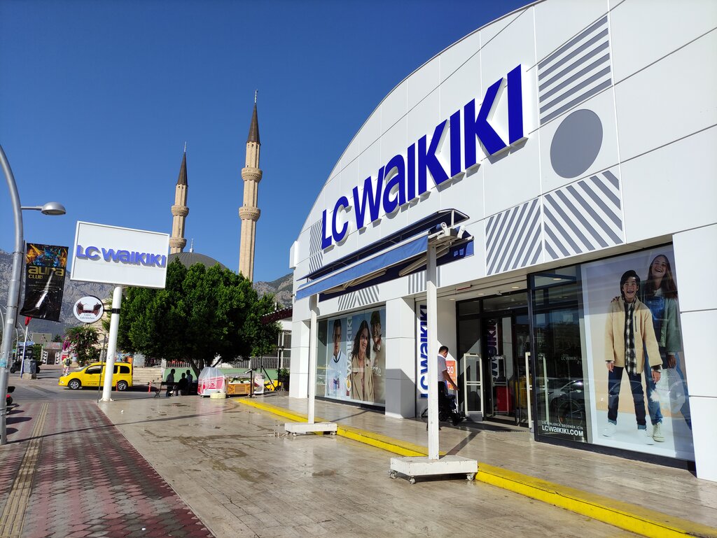 Giyim mağazası LC Waikiki, Kemer, foto