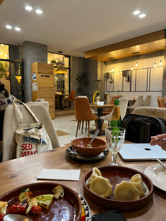 Kahve dükkanları ყავა ქვიშაზე Coffee On The Sand, Tiflis, foto