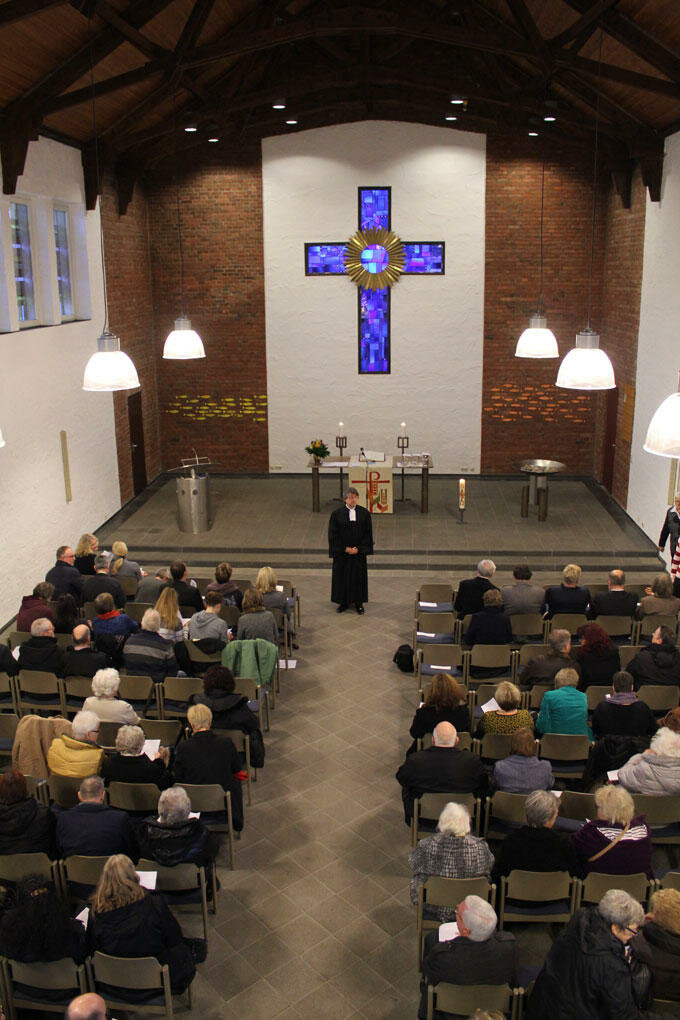 Dini dernekler Martin-Luther-Kirche Würselen - Evangelische Christusgemeinde, Wurselen, foto
