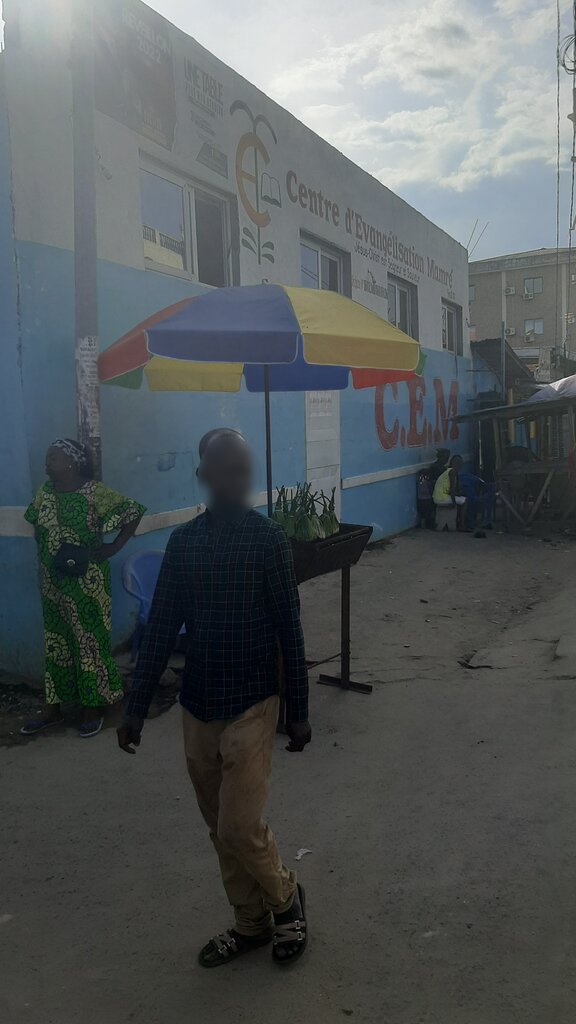 Dini dernekler Cebtre D'évangélisation Mamre, Brazzaville, foto