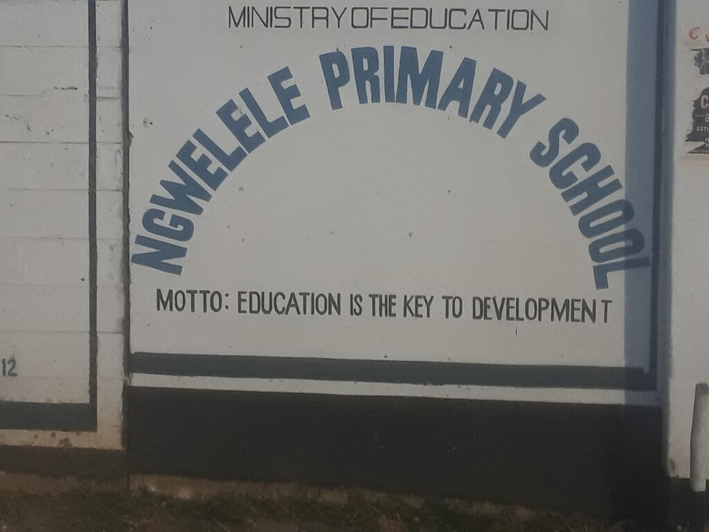 Ortaokul Ngwelele Basic School, Lusaka, foto