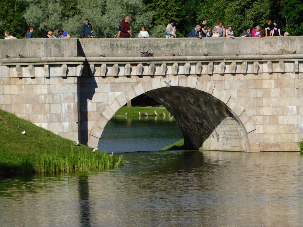 Turistik yerler Карпин мост с каскадом, Gatchina, foto