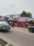 J. B Vente De Boissons (Brazzaville, Commune de Bacongo), alkollü içecekler  Brazzaville'den