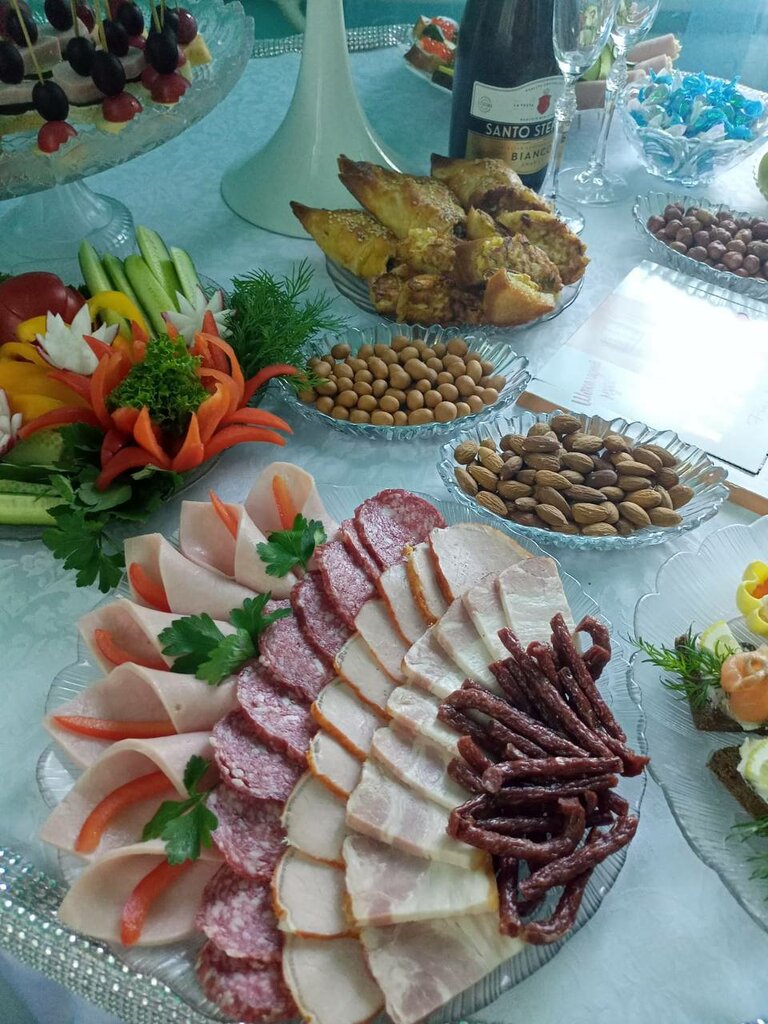 Kantin, yemekhane Три девицы, Krasnodarski krayı, foto