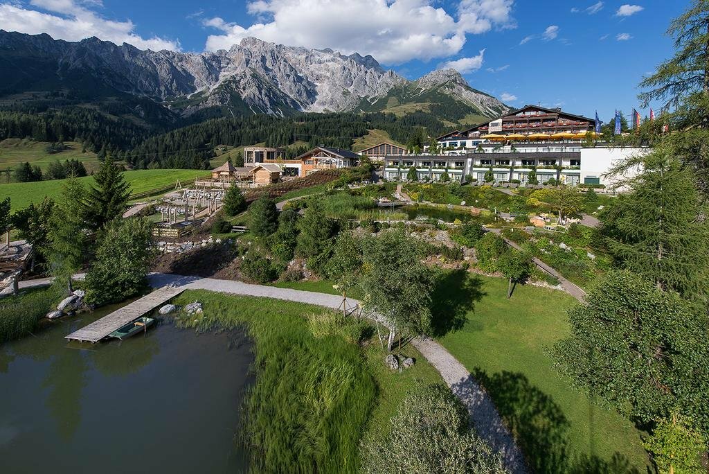 Otel Übergossene Alm Resort, Dünya, foto