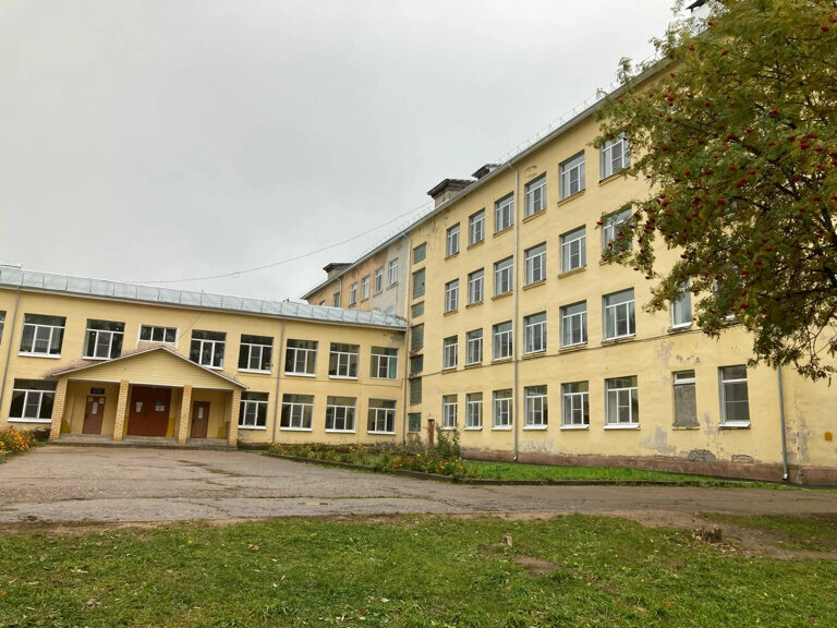 Ortaokul Kaduy Secondary School, Vologodskaya oblastı, foto