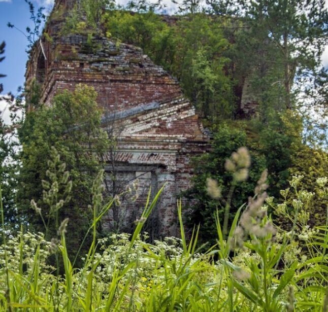 Ortodoks kiliseleri Колокольня церкви Рождества Христова, Kirovskaya oblastı, foto