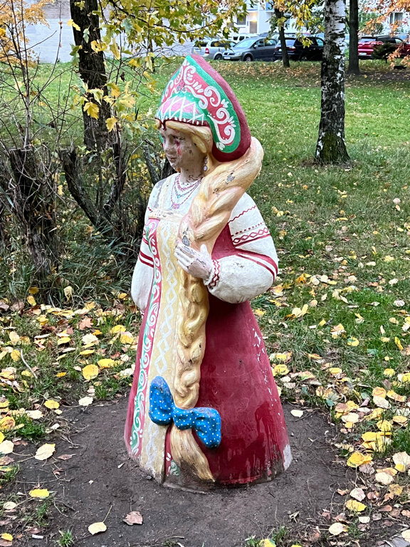 Park, sokak heykeli Варвара-краса, длинная коса, Saint‑Petersburg, foto