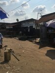 Commissariat Central De Police De Plateau (Brazzaville, Commune de Bacongo, Avenue du Marché), polis merkezleri  Brazzaville'den