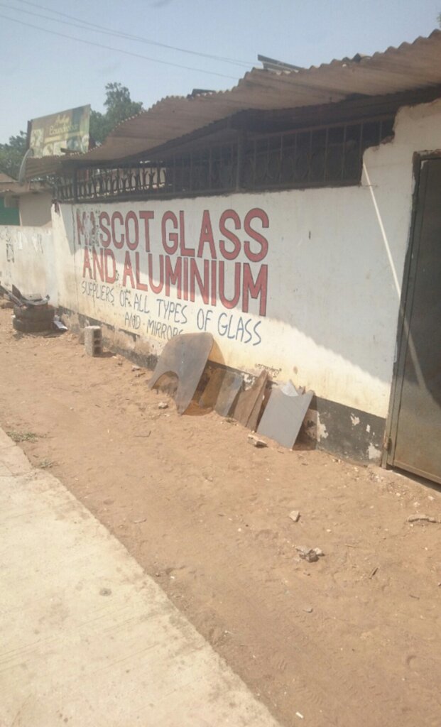 Cam atölye Mascot glass and aluminum, Lusaka, foto