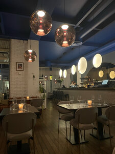 One (Tivat), restoran  Tivat'tan