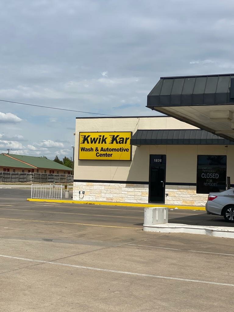 Otomobil ekspertizi Kwik Kar Wash & Automotive Center, Cleburne, foto