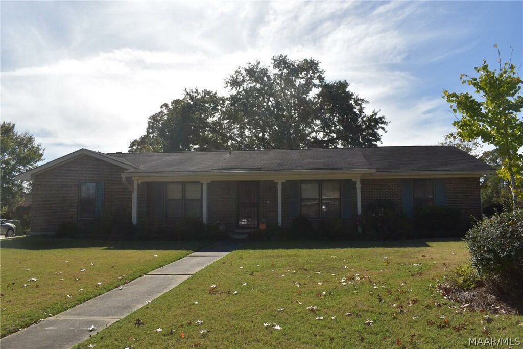 Emlak ofisi Marie Scarborough Remax Tristar, Montgomery, foto