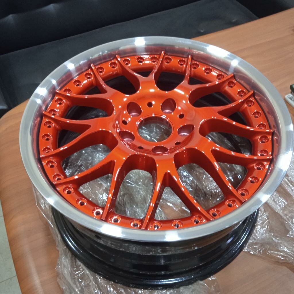 Jant ve lastikçiler Pit-Stop, Moskova, foto