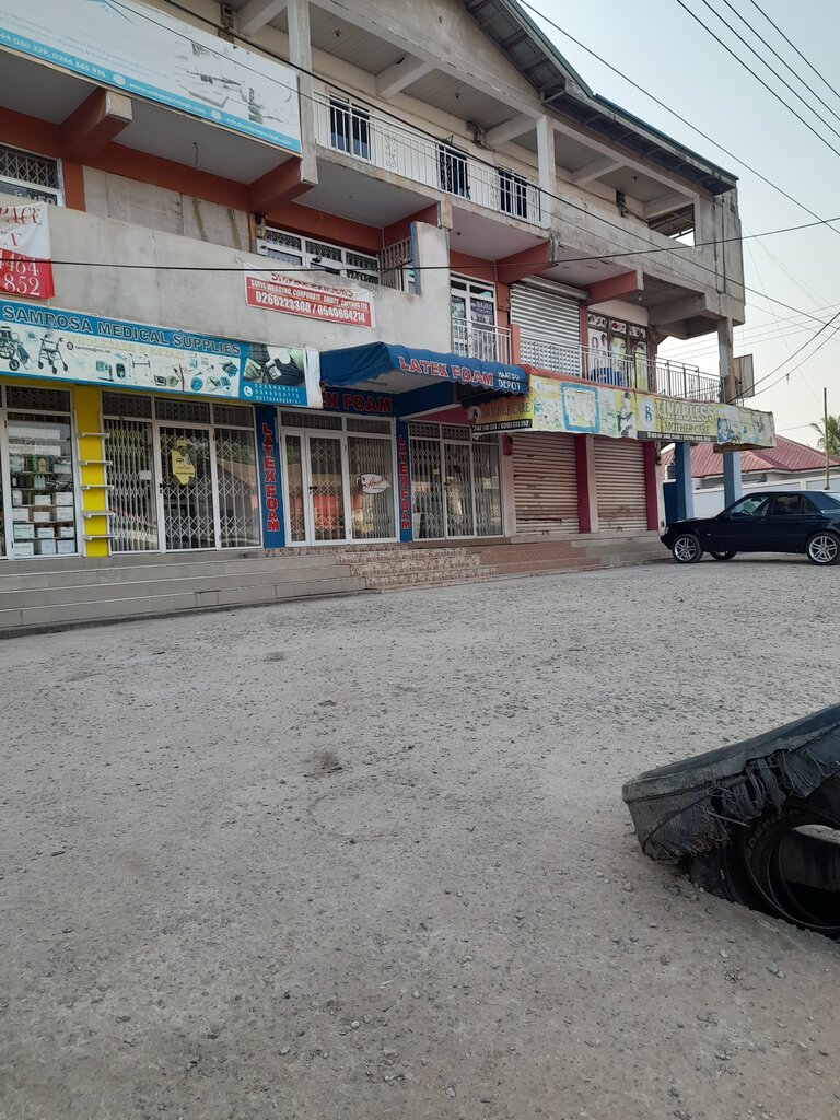 Stil uzmanı, makyöz Bubbles Grocery & Cosmetics, Dünya, foto