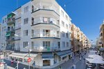 Little Bristol (Comunidad Autónoma de Valenciana, Provincia de Alicante, Benidorm, Avenida Martínez Alejos), otel  Benidorm'dan