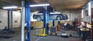 Автокомплекс (ulitsa Chkalova No:1А, Kolpashevo), otomobil servisi  Kolpaşevo'dan