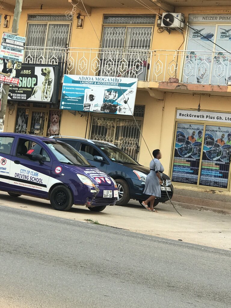 Güzellik salonu Adjoa mogambo, Dünya, foto