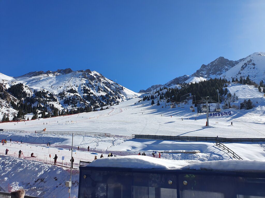 Bilet gişesi Şimbulak teleferiği bilet satışı gişesi, Almatı, foto
