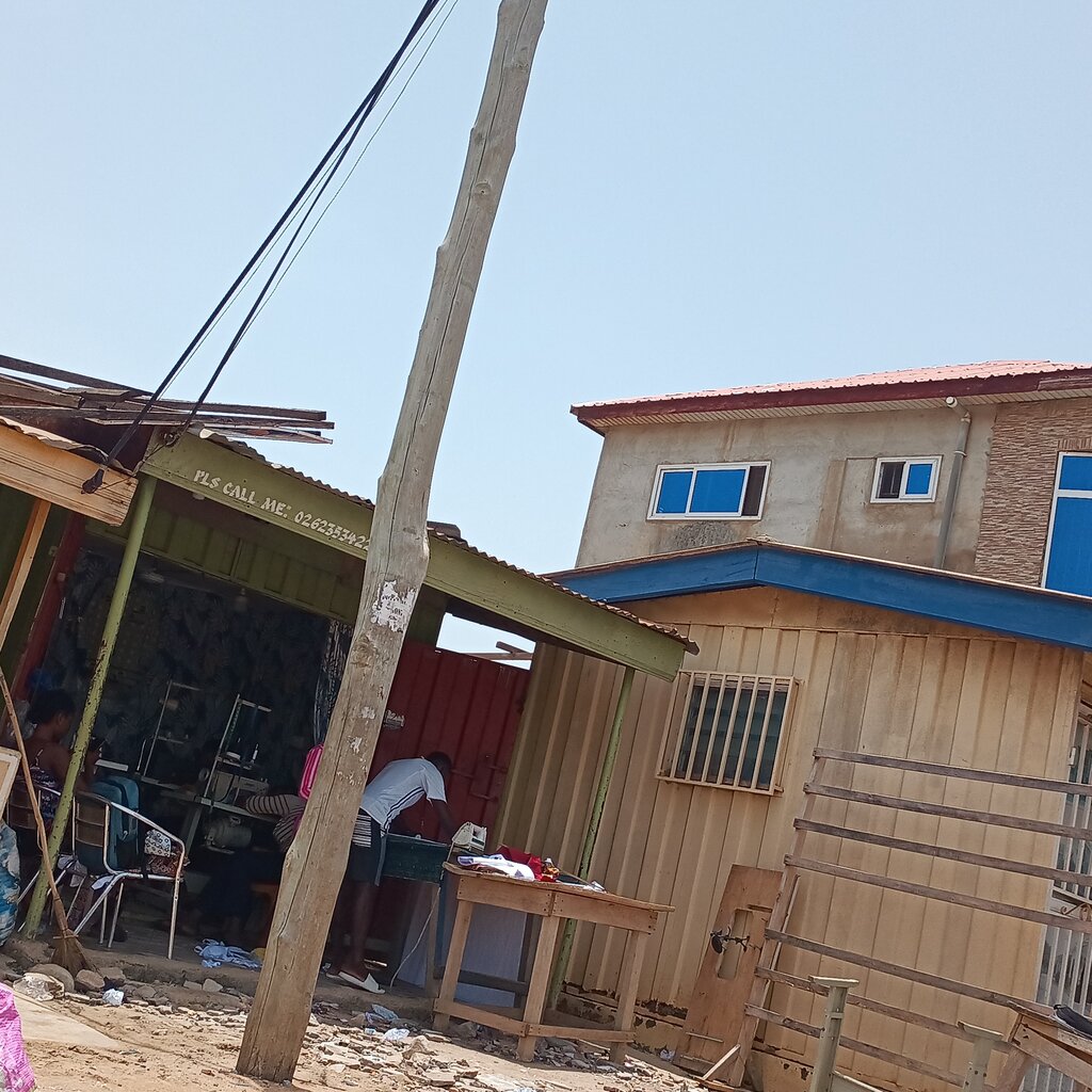 Giyim mağazası Me Dimafo Ne Kristo Boutique, Dünya, foto