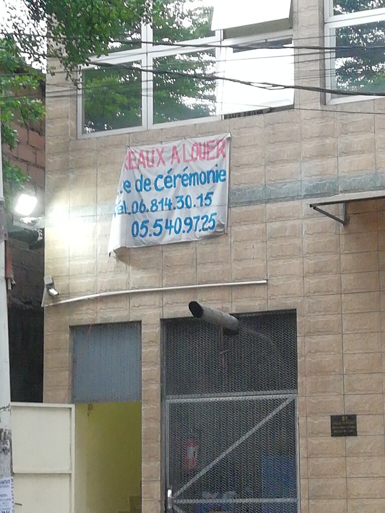 Kiralama noktası Bureau A Louer, Brazzaville, foto