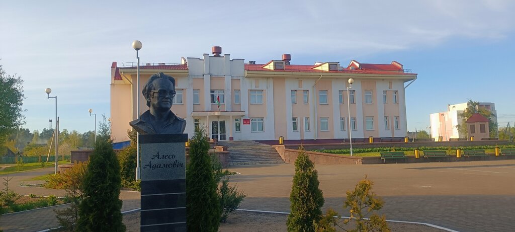 Anıt, heykel Алесь Адамович, Mogiliovskaya oblastı, foto