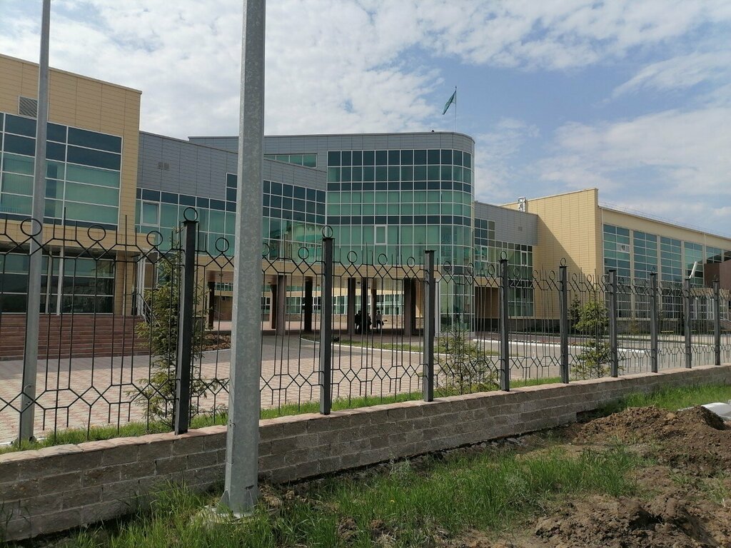 Ortaokul Nazarbayev Intellectual school of chemical and biological direction, Petropavl (Petropavlovsk), foto