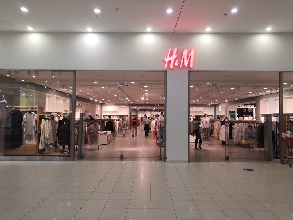 Giyim mağazası H&M, Kazan, foto