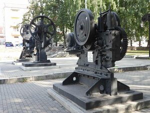 Механизм Ножницы для резки листового металла (Sverdlovsk Region, Yekaterinburg, Historical Square), teknoloji anıtı  Yekaterinburg'dan