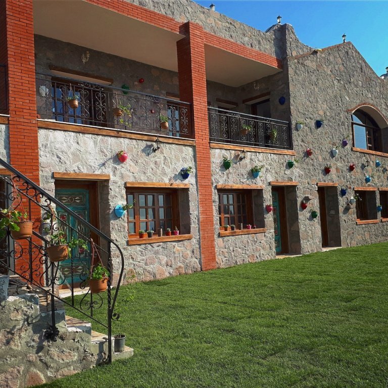 Pansiyonlar, hosteller Gülnar Sultan Taş Konak, Dikili, foto