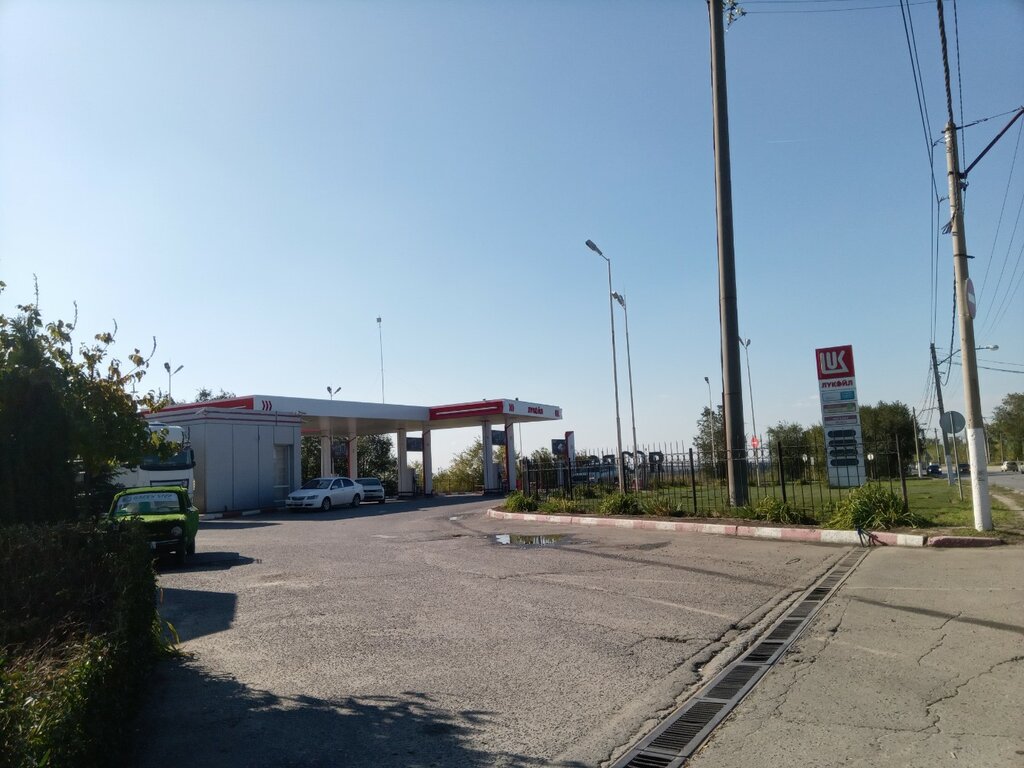 Benzin istasyonu Lukoil, Voljski, foto