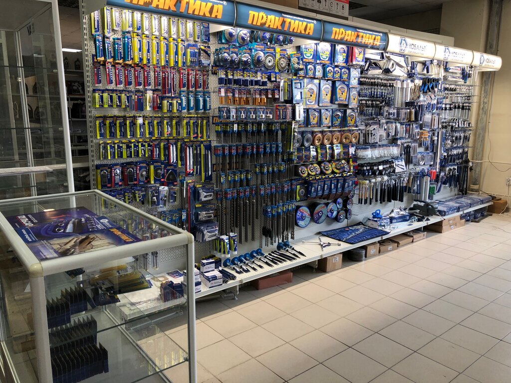 Elektrik ve benzinle çalışan aletler 1-й Инструмент, Çeliabinsk, foto