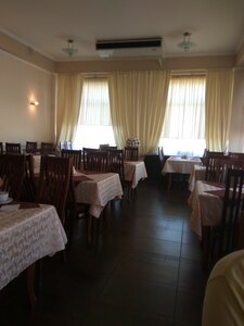 Bazilik&Krevetka (7-ya liniya No:62/1, posyolok Tselina), restoran  Rostovskaya oblastından