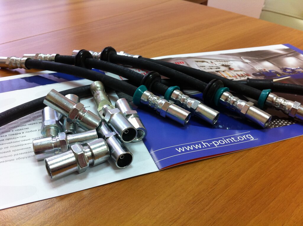 Boru tesisatı ve aksesuarları H-point, Usinsk, foto