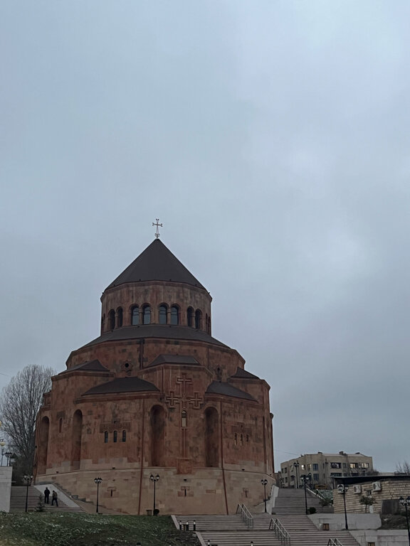 Ermeni apostolik kilisesi Müqəddəs Tanrının anasının katedralı, Hankendi, foto