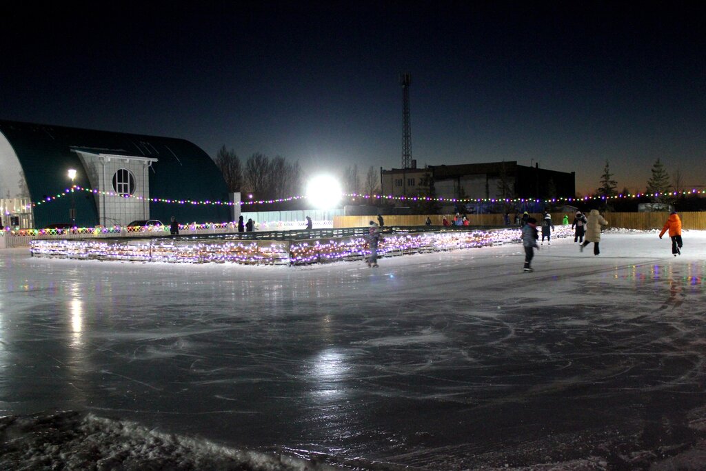 Buz pateni pistleri Ice rink, Omsk, foto