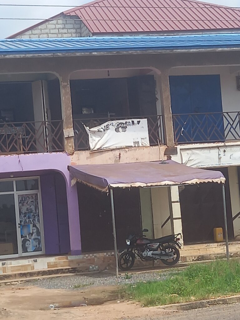 Giyim mağazası Eve's creation, Dünya, foto