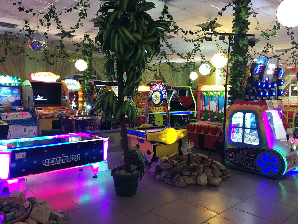Eğlence merkezleri Semeyny razvlekatelny tsentr-pitstseriya Bingo-Bongo, Yeysk, foto