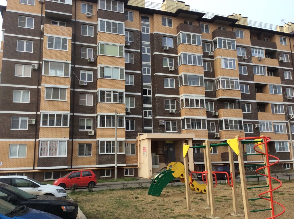 Konut blokları Возрождение, Temriuk, foto