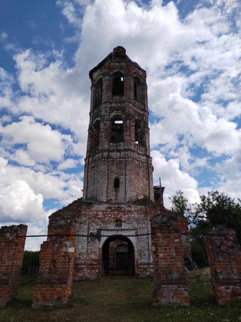 Ortodoks kiliseleri Tserkov Rozhdestva Khristova V Lomino, Yaroslavskaya oblastı, foto