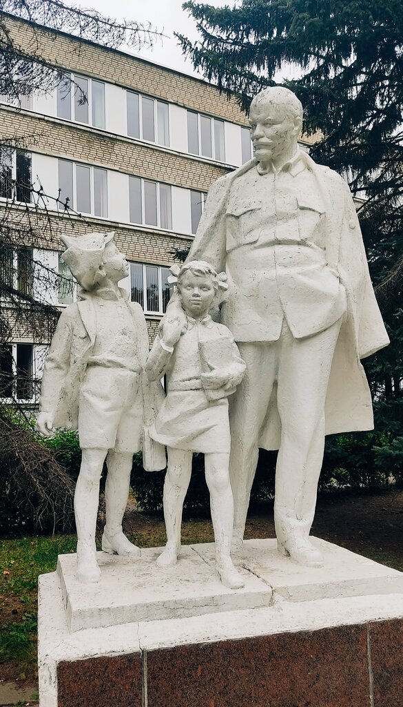 Anıt, heykel Ленин и дети, Baranavichy, foto