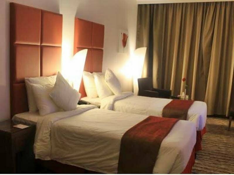 Otel Al Isra Crom Hotel, Medine, foto