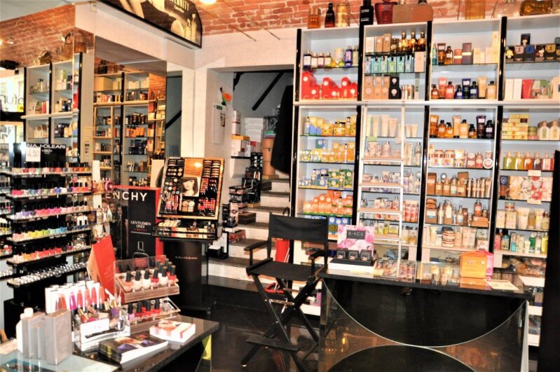 Kozmetik ve parfümeri mağazaları La Profumeria Zanetta Ambrosoli, Novara, foto
