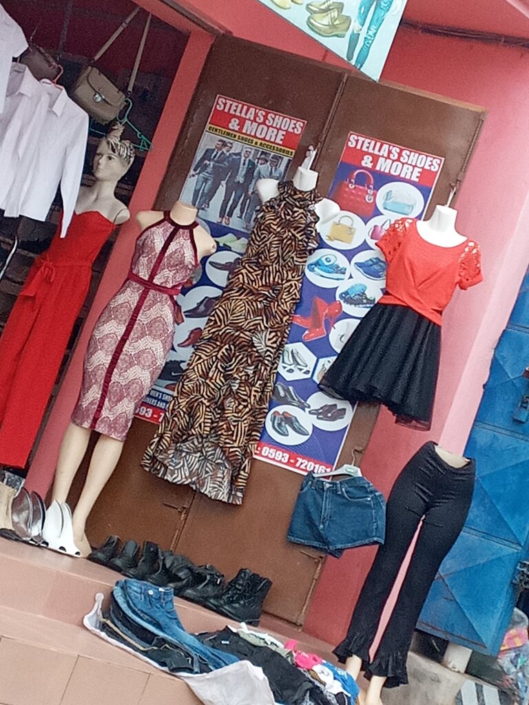 Giyim mağazası Stella's Shoes And More, Dünya, foto