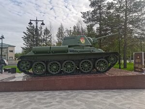 Танк Т-34-76 (Yamalo-Nenets Autonomous Area, Muravlenko, mikrorayon Yubileyny), teknoloji anıtı  Muravlenko'dan