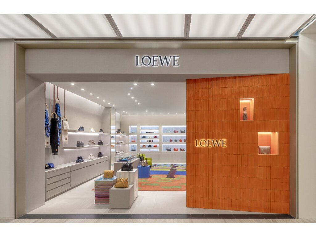 Giyim mağazası Loewe KaDeWe - Women’s Accessories, Berlin, foto